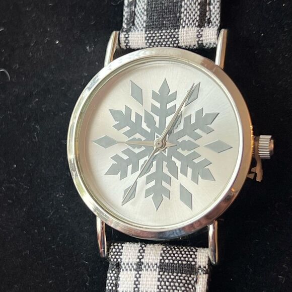 Accessories | Fun Holiday Winter Snowflake Watchwith Plaidband | Poshmark